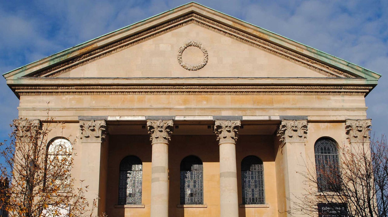 Get the Inside Track on the London Art Scene | Plum Guide