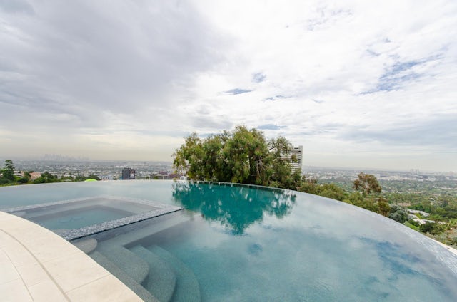A Bigger Splash: 11 Stunning LA Pools | Plum Guide
