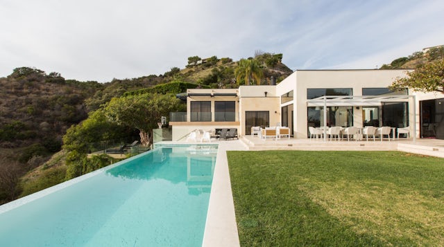 A Bigger Splash: 11 Stunning LA Pools | Plum Guide