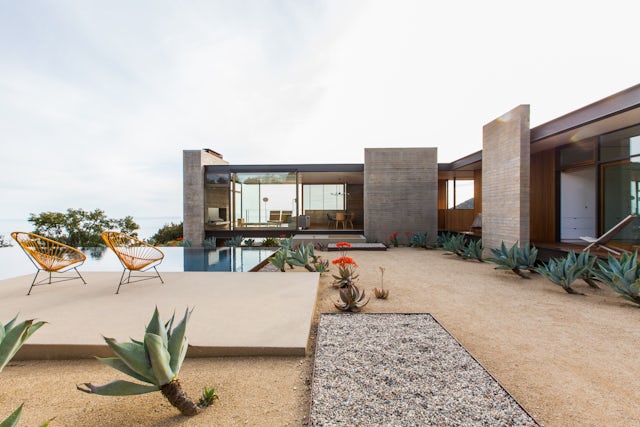 A Bigger Splash: 11 Stunning LA Pools | Plum Guide