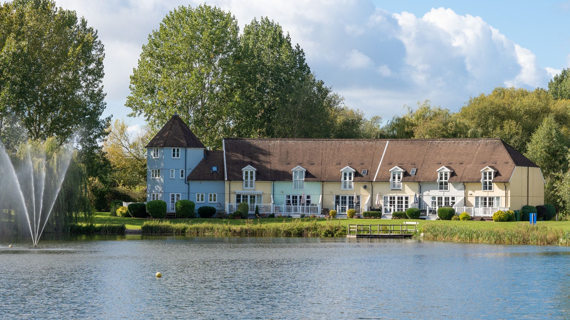 Mayfly Lodge | England, United Kingdom - Venue Report