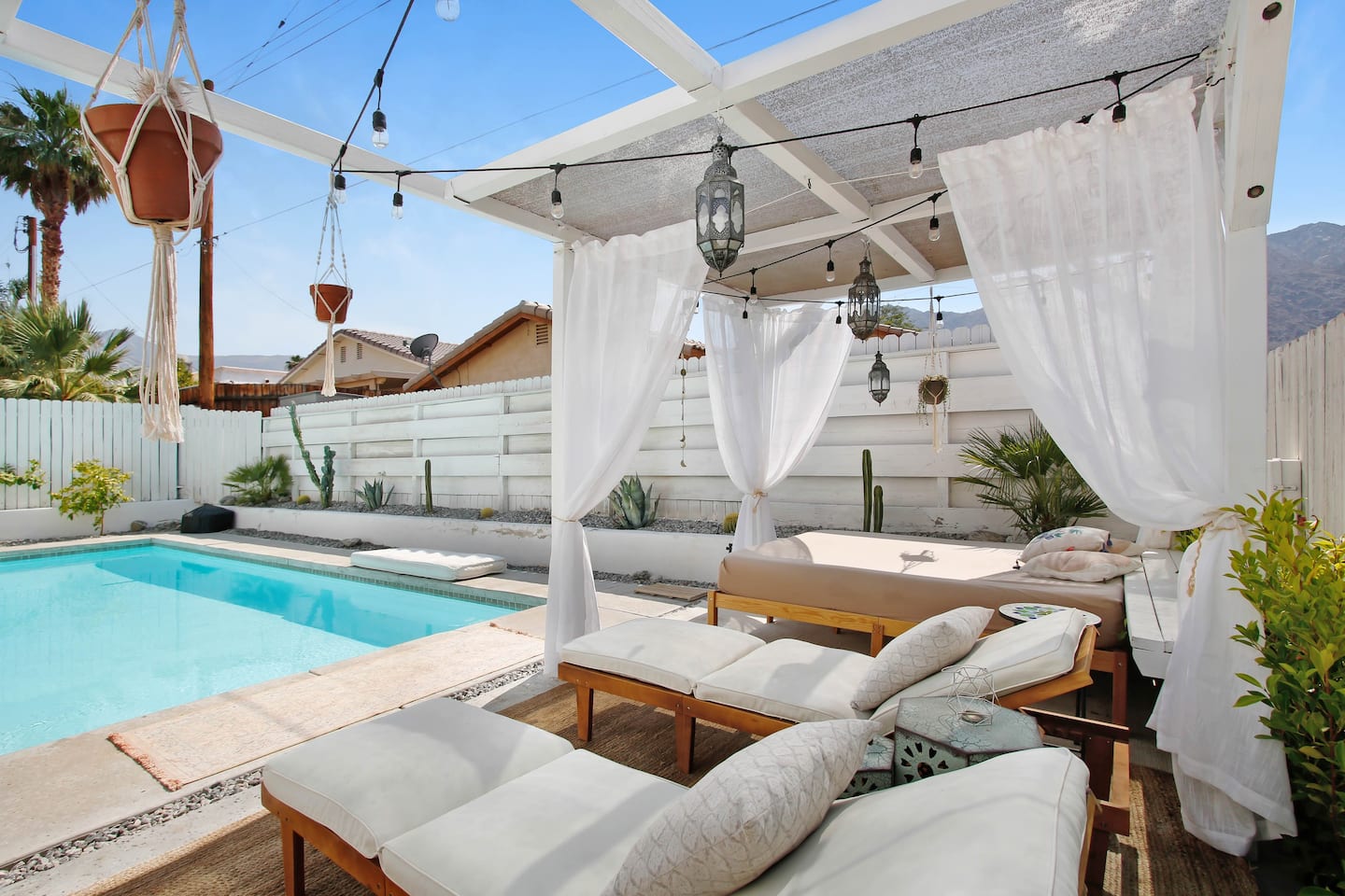 Pool Jewel | La Quinta, California, United States - Venue Report