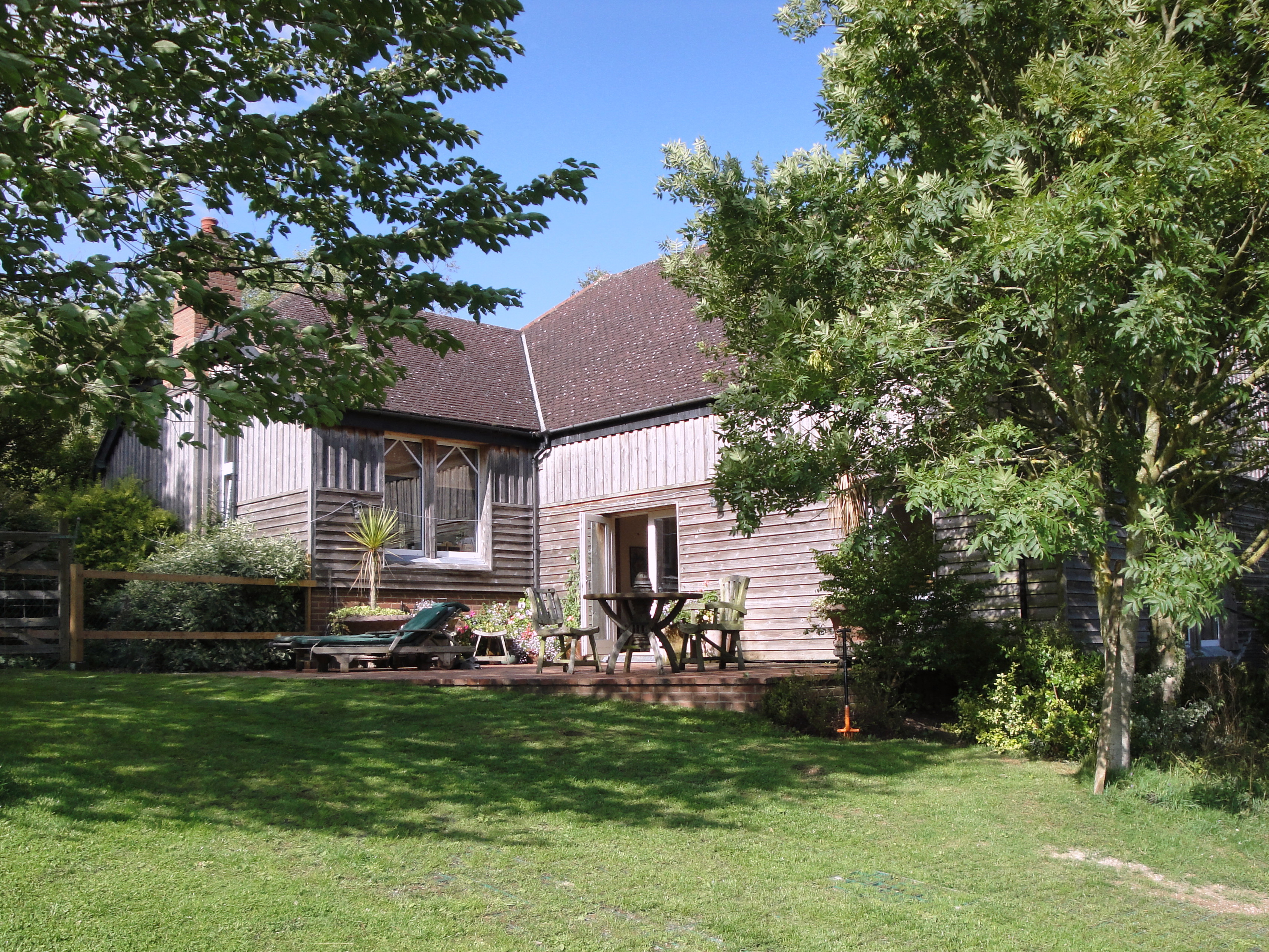 Where the Green Grass Grows | England, United Kingdom - Venue Report