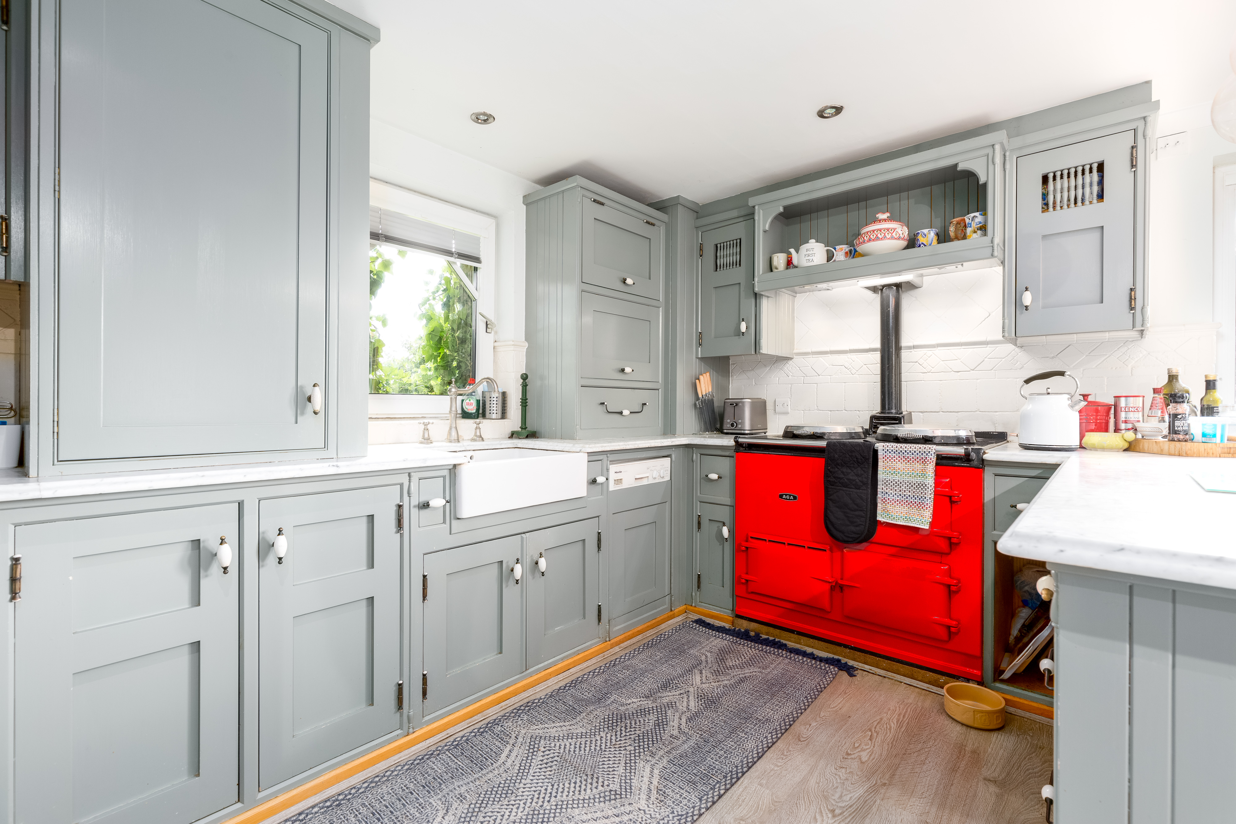 Where the Green Grass Grows | England, United Kingdom - Venue Report