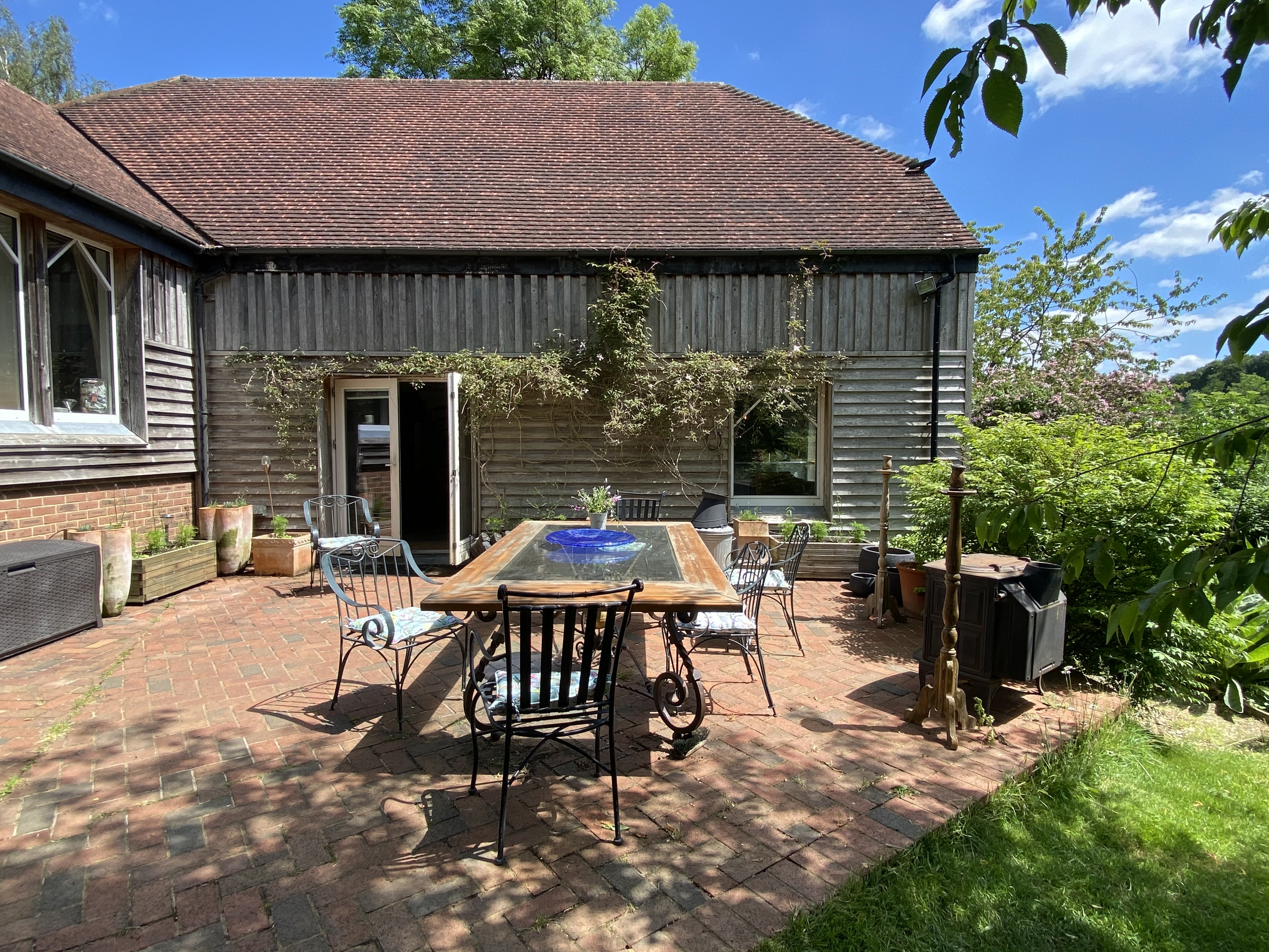 Where the Green Grass Grows | England, United Kingdom - Venue Report