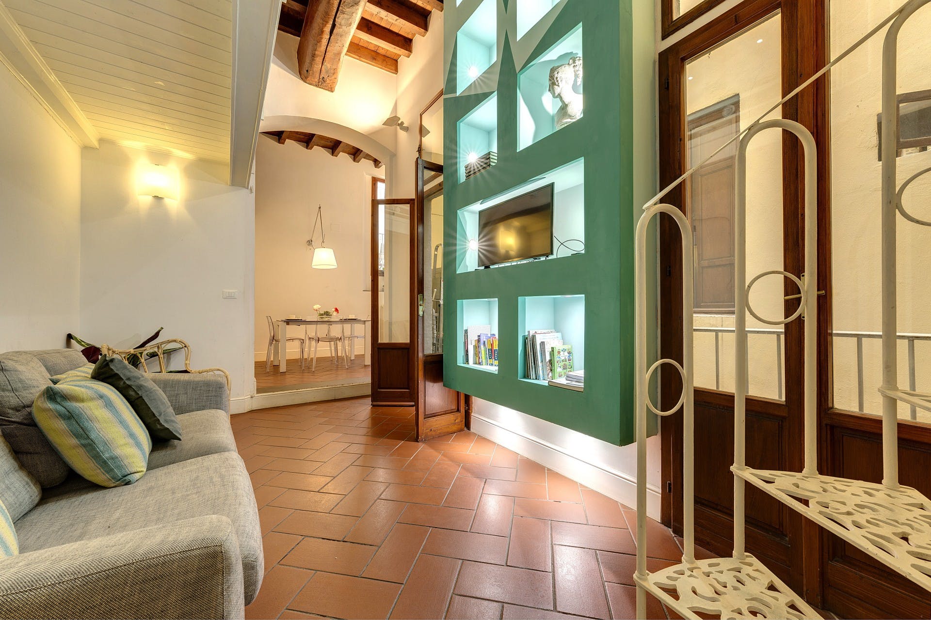 Timber & Terracotta | Florence, Tuscany, Italy - Venue Report