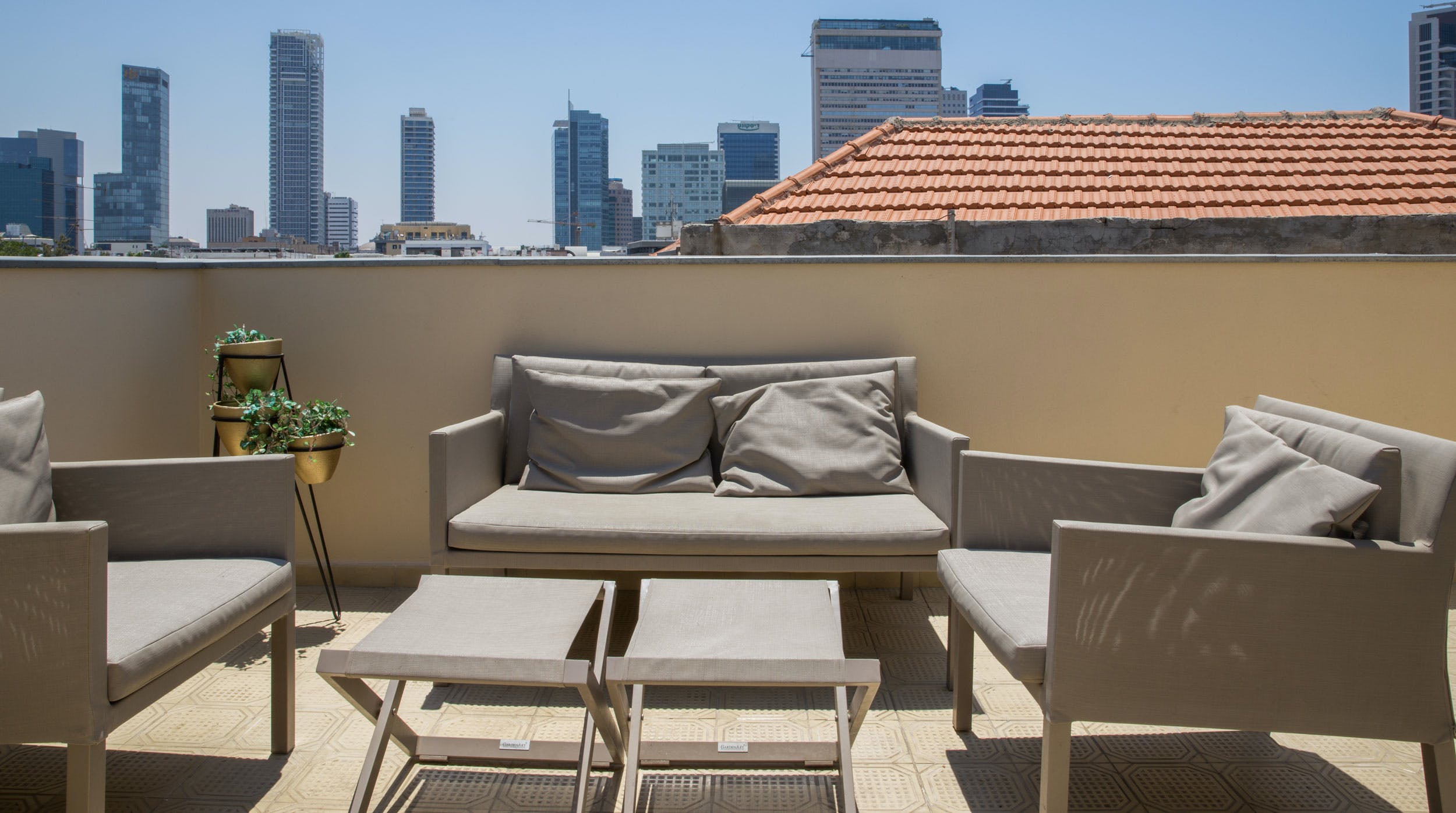 Pastel Quartz | Israel | Venue Report