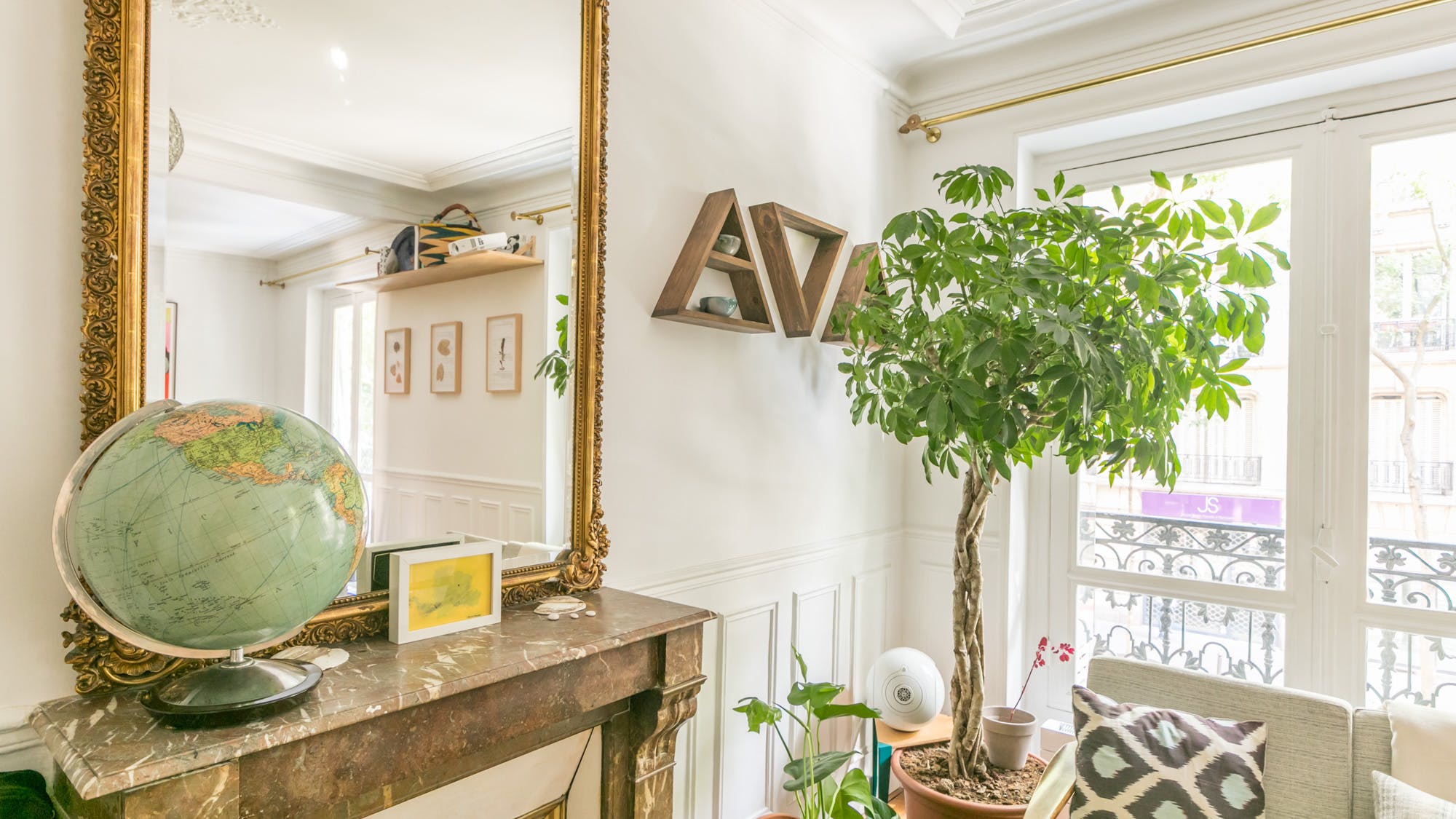 Ava | Paris, Île-de-France, France - Venue Report