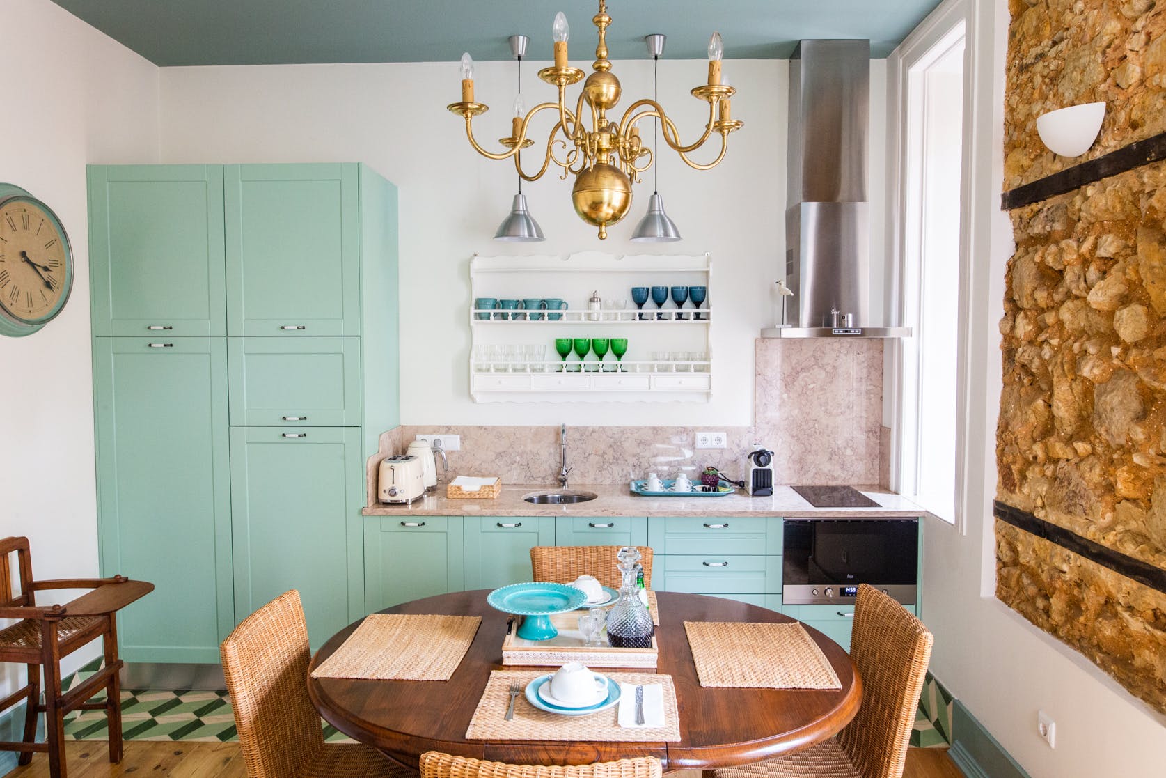 Apple & Clover, Mercês, Lisbon | Plum Guide