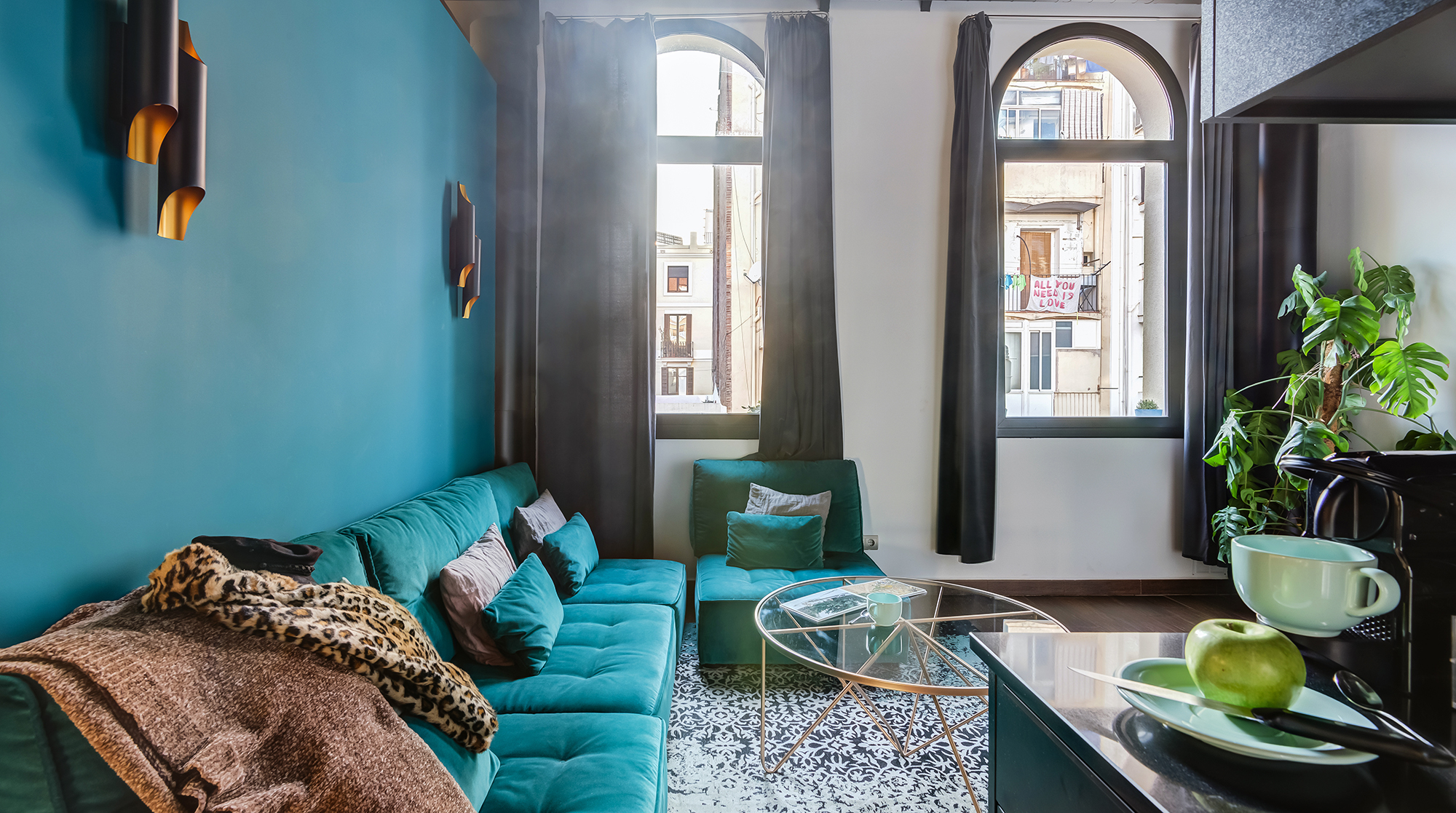 Beehive Blue, Vila de Gràcia, Barcelona | Plum Guide