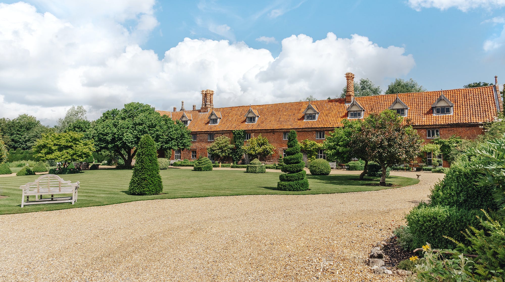 The Hobart Spring Estate | England, United Kingdom - Venue Report