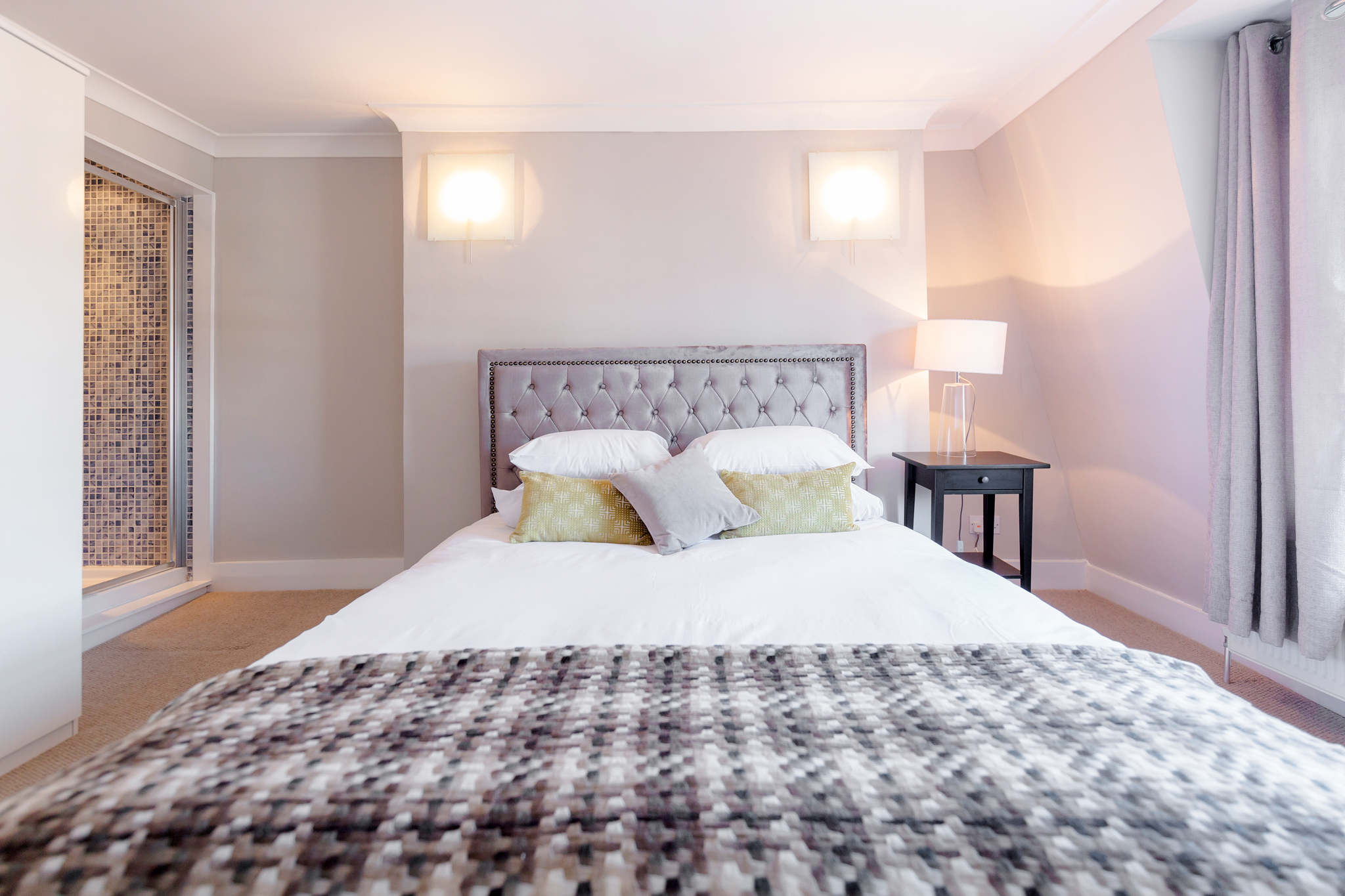 Lofty Beams | London, England, United Kingdom - Venue Report