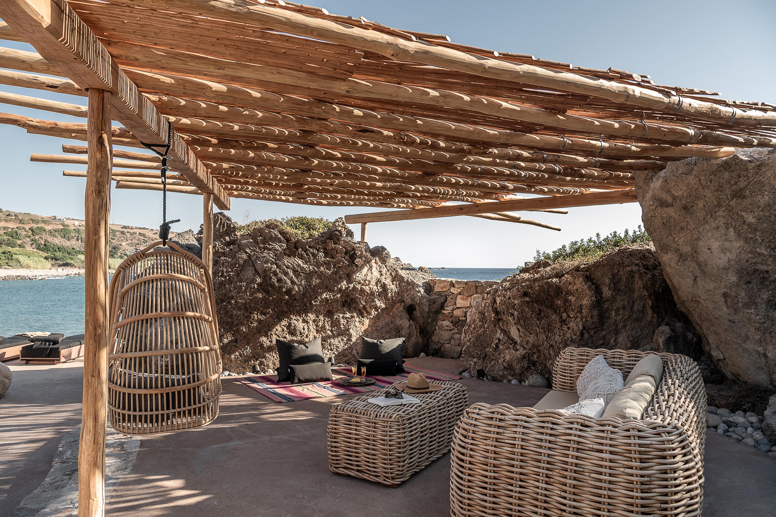 Zeus's Thunderbolt | Greece | Venue Report