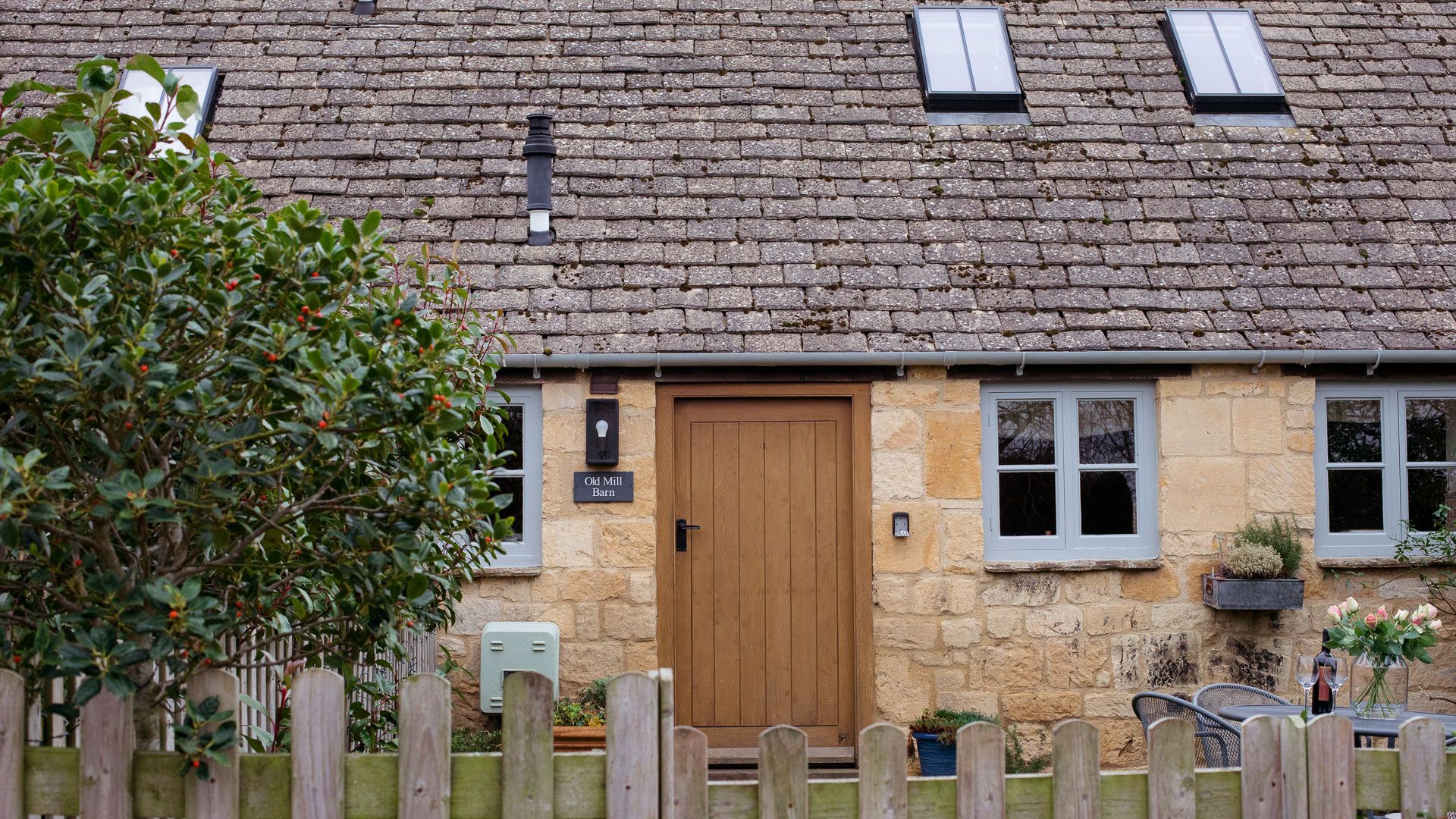 Old Mill Barn, Aston | England, United Kingdom - Venue Report