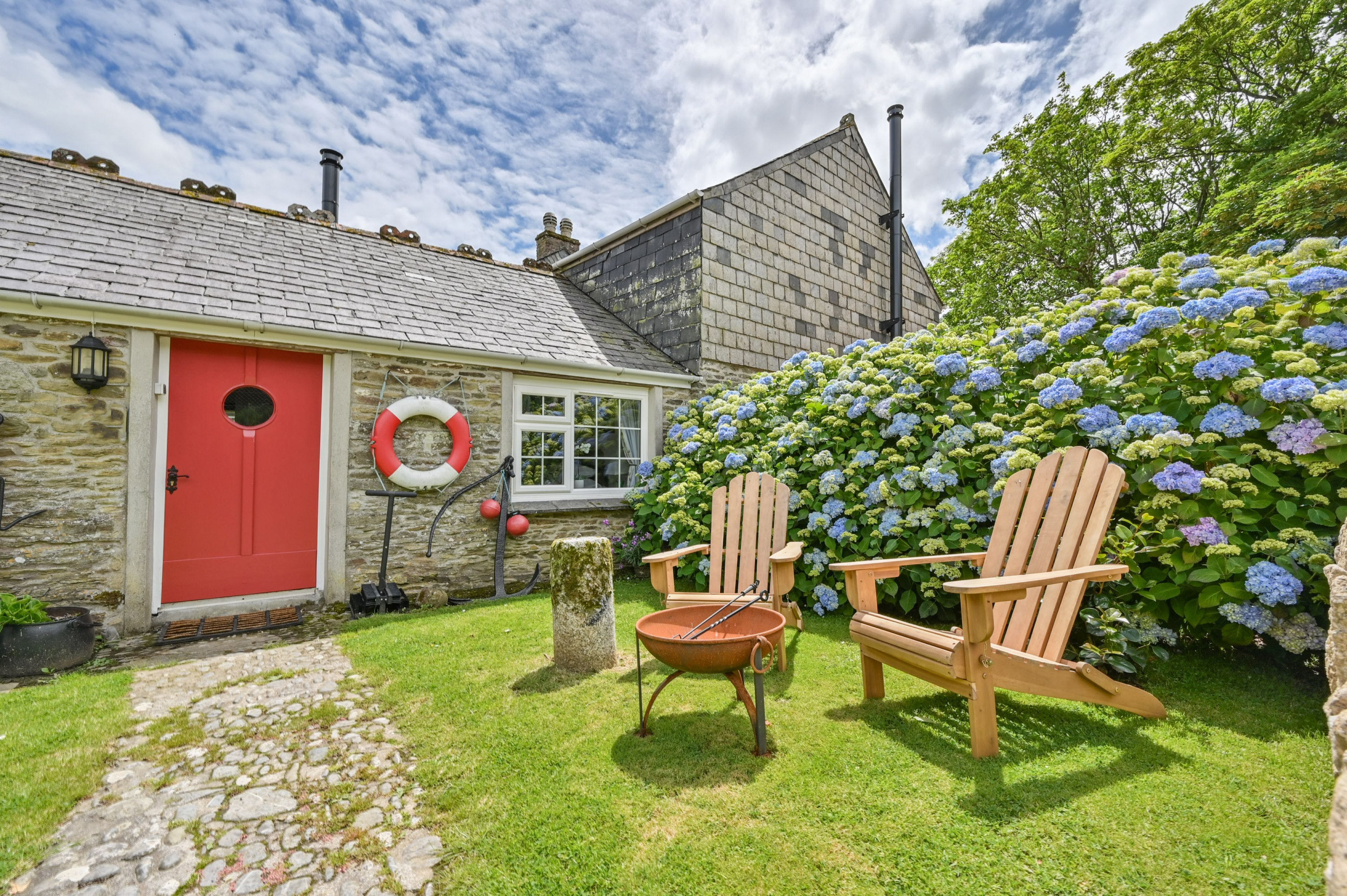 Pebble & Salt, Looe, England | Plum Guide