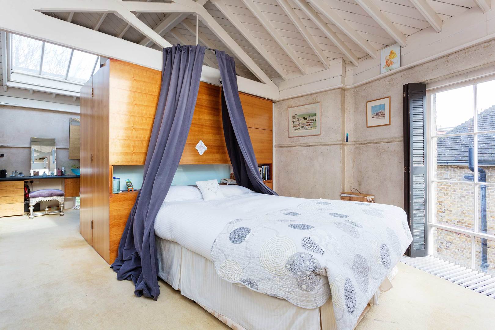 Celestial High | London, England, United Kingdom | Venue Report