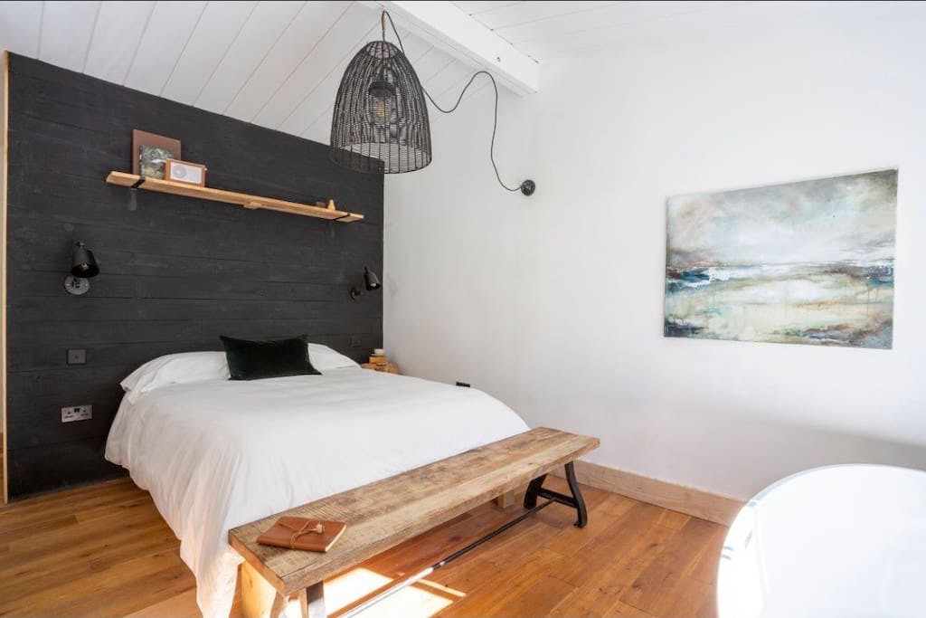 Cabin Couverture | England, United Kingdom - Venue Report