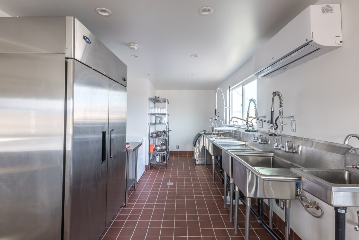 The Tamarisk Oasis | Joshua Tree, California, United States - Venue Report