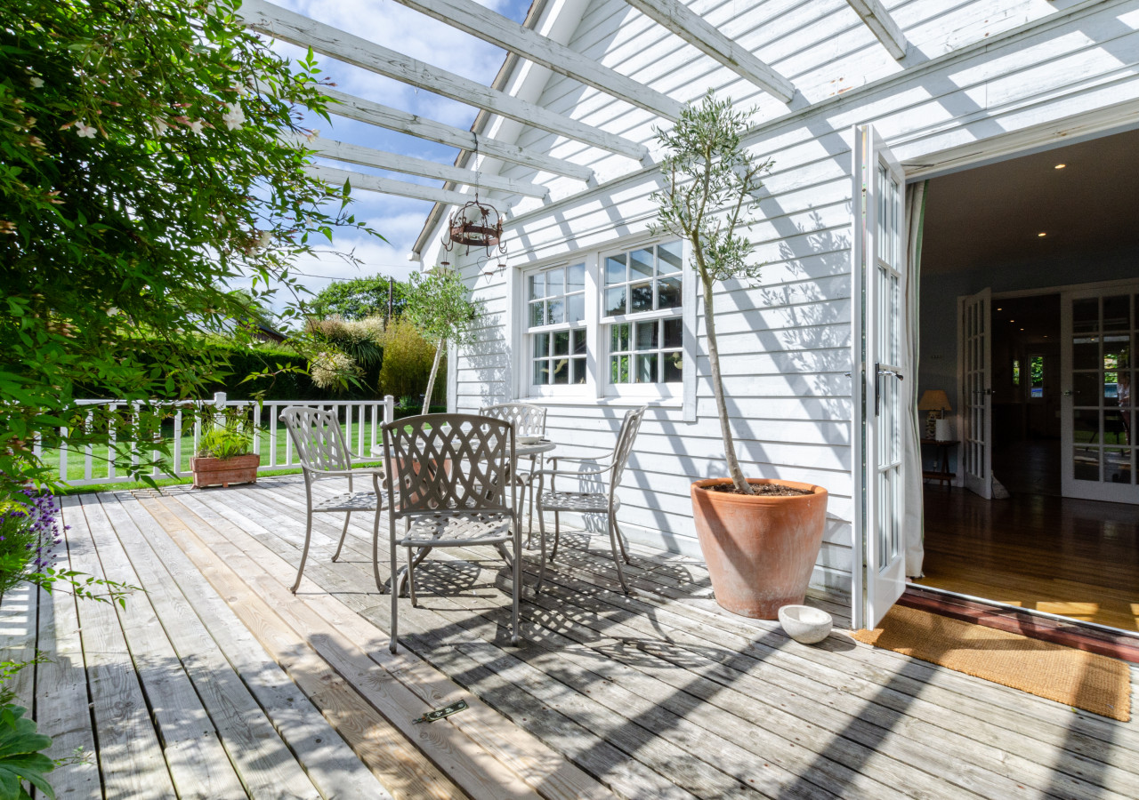 Seven Acres House, Suffolk, England | Plum Guide