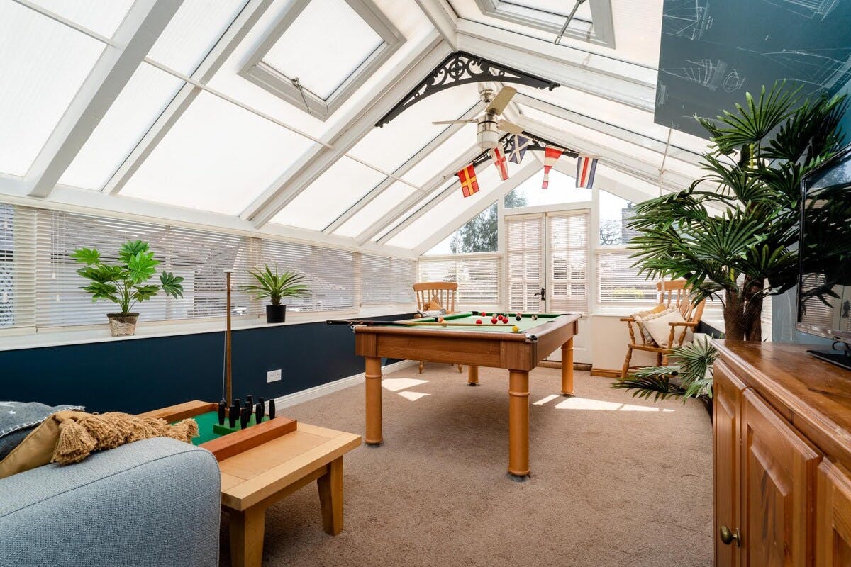 Teatime & Billiards | England, United Kingdom - Venue Report