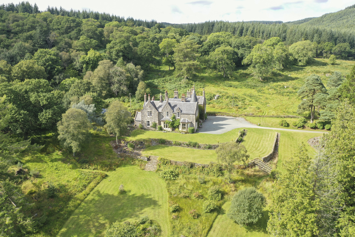Loch View Manor House, Scotland, United Kingdom | Plum Guide
