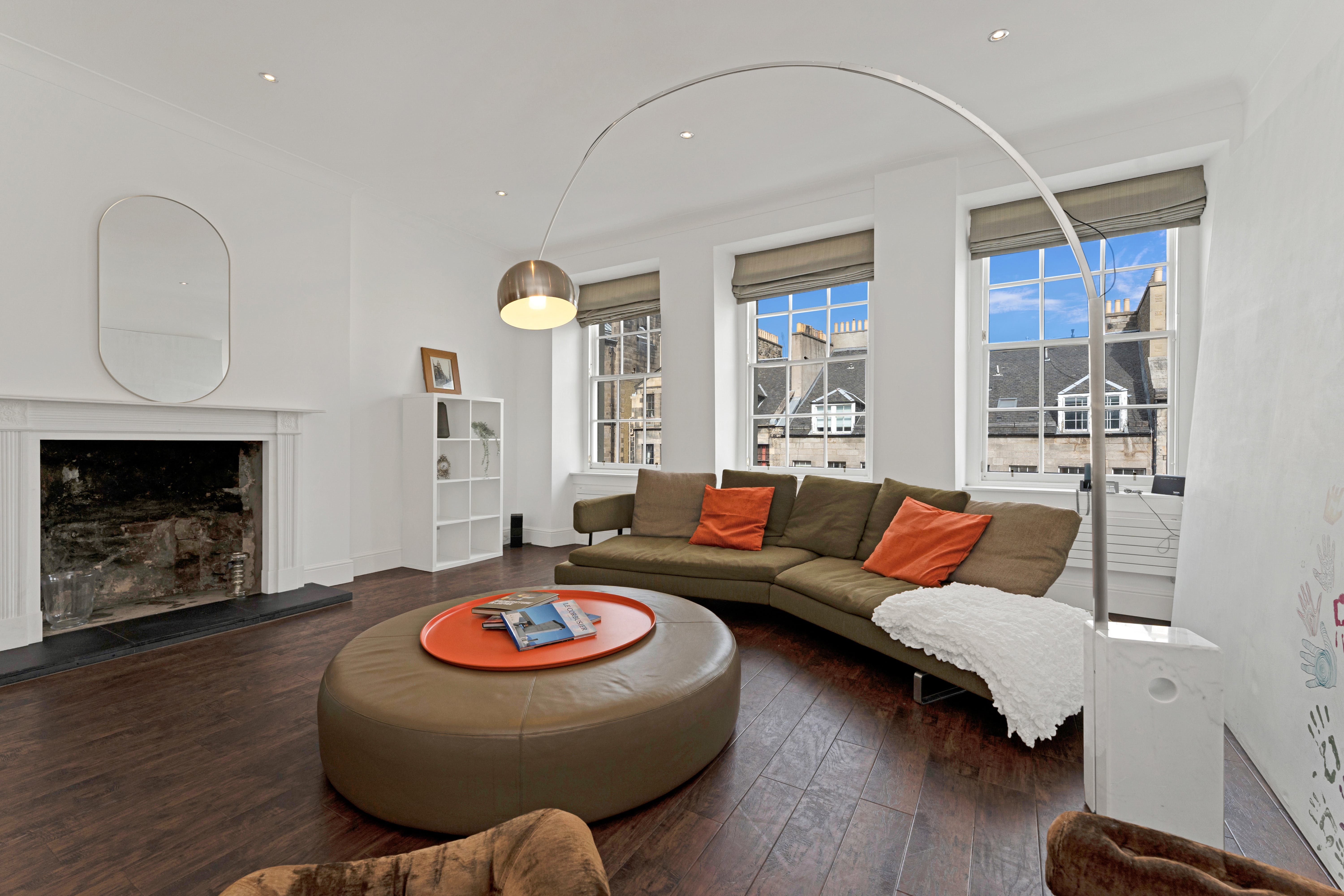 Royal & Retro | Edinburgh, Scotland, United Kingdom - Venue Report