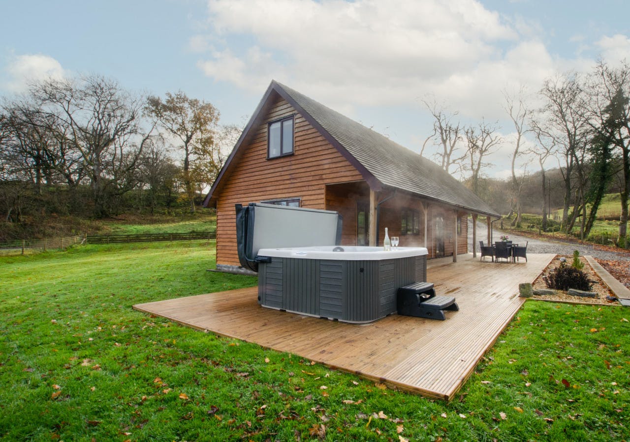 Teggie's Lake, Gwynedd, Wales | Plum Guide