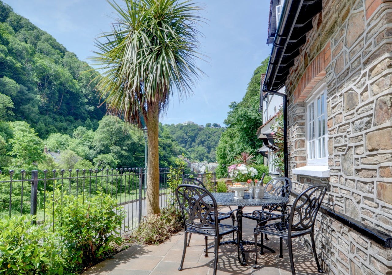 When the River Rings, Devon, England | Plum Guide