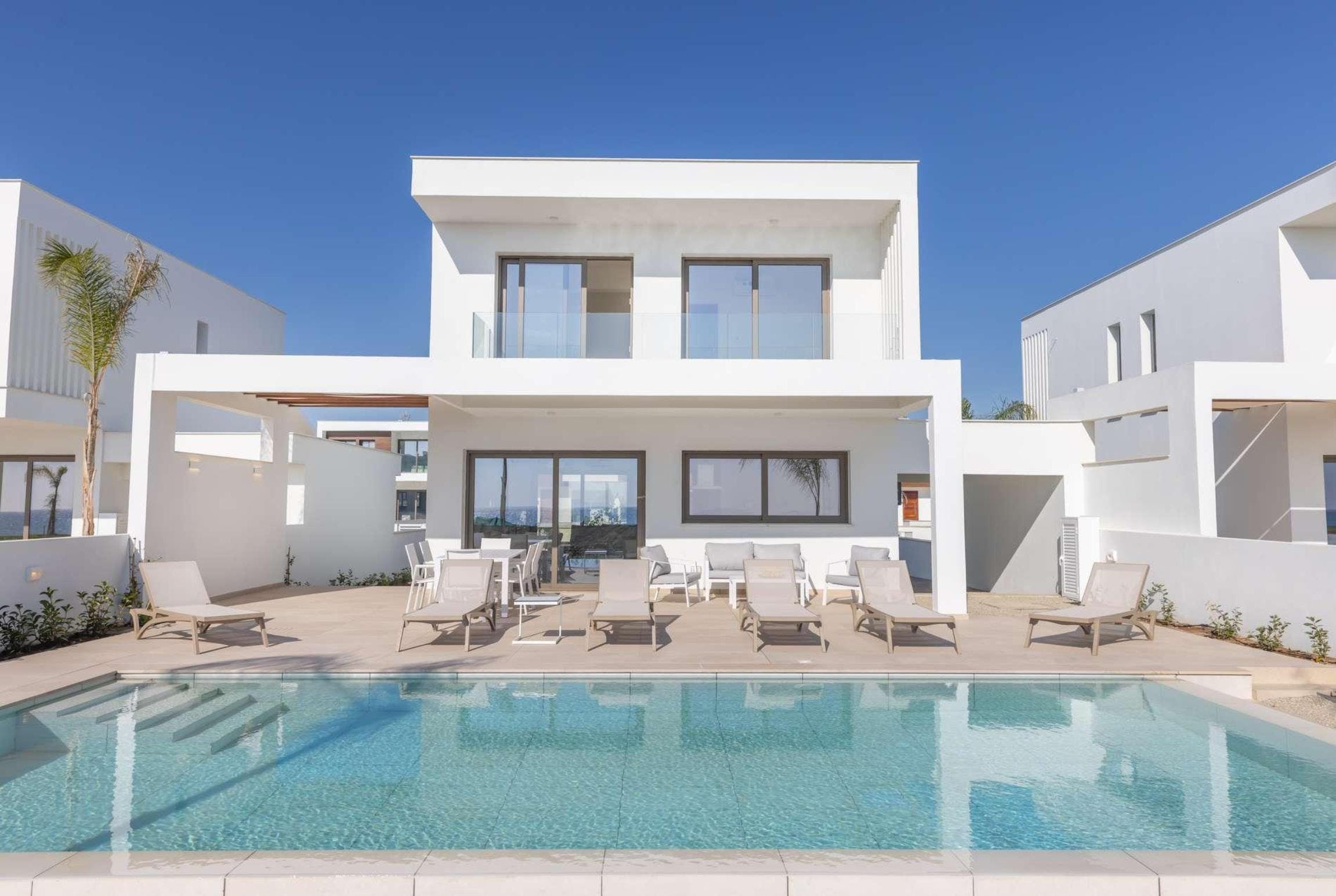 Glistening Vista, Cyprus | Plum Guide