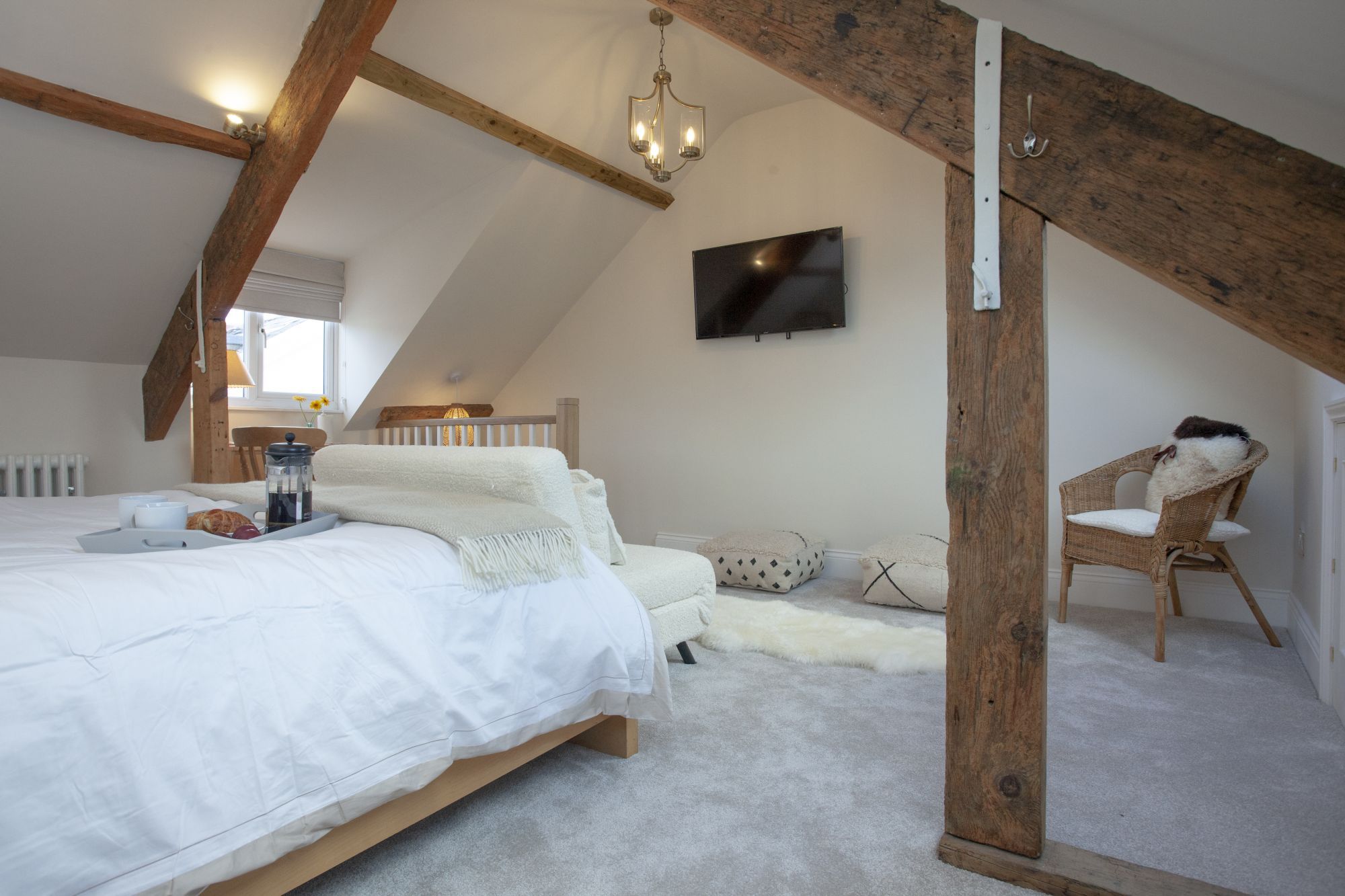The Elegant Estuary | England, United Kingdom | Venue Report